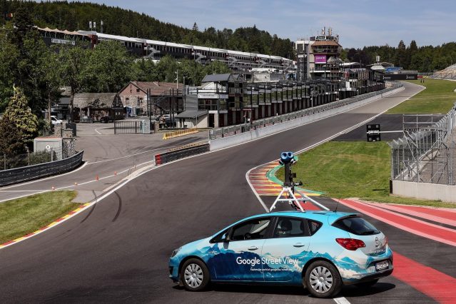 Un drôle d'engin sur le circuit de Spa Francorchamps en Belgique