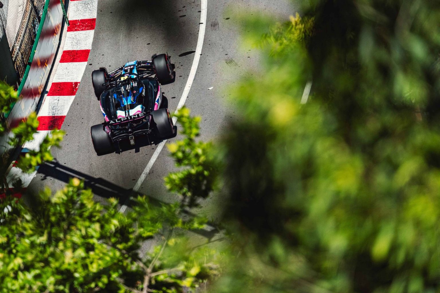 Une Alpine dans le top dix sur la grille de départ à Monaco